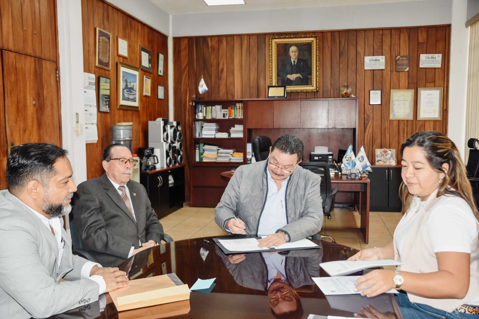 FIUSAC y EMPAGUA firman Carta de Entendimiento para fortalecer la ...
